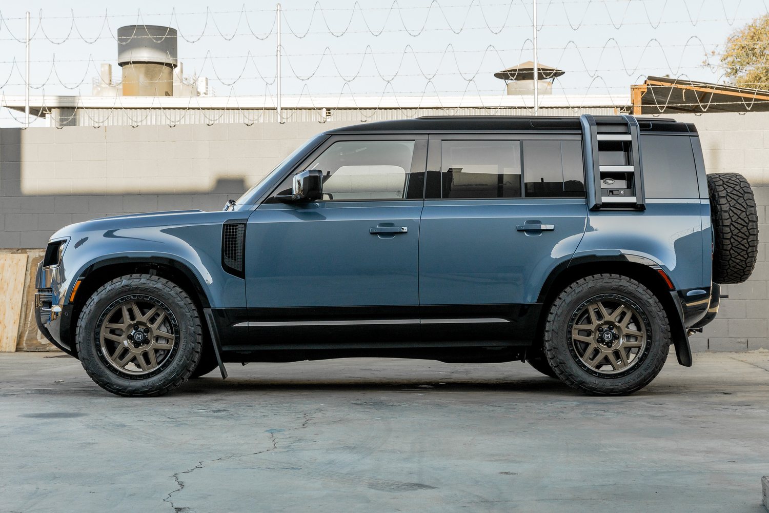 Mantra Wheels for Land Rover Defender Blue Seamak Bronze ⋆ Wheels for ...