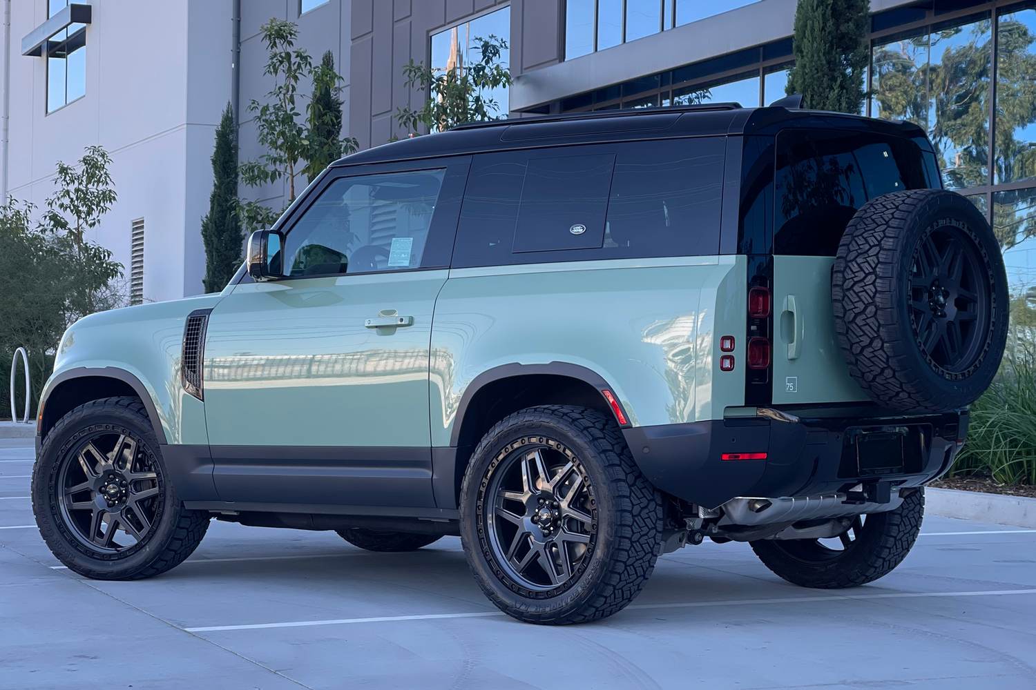 Mantra Wheels for Land Rover Defender Seamak Gunmetal Grey ⋆ Wheels for ...