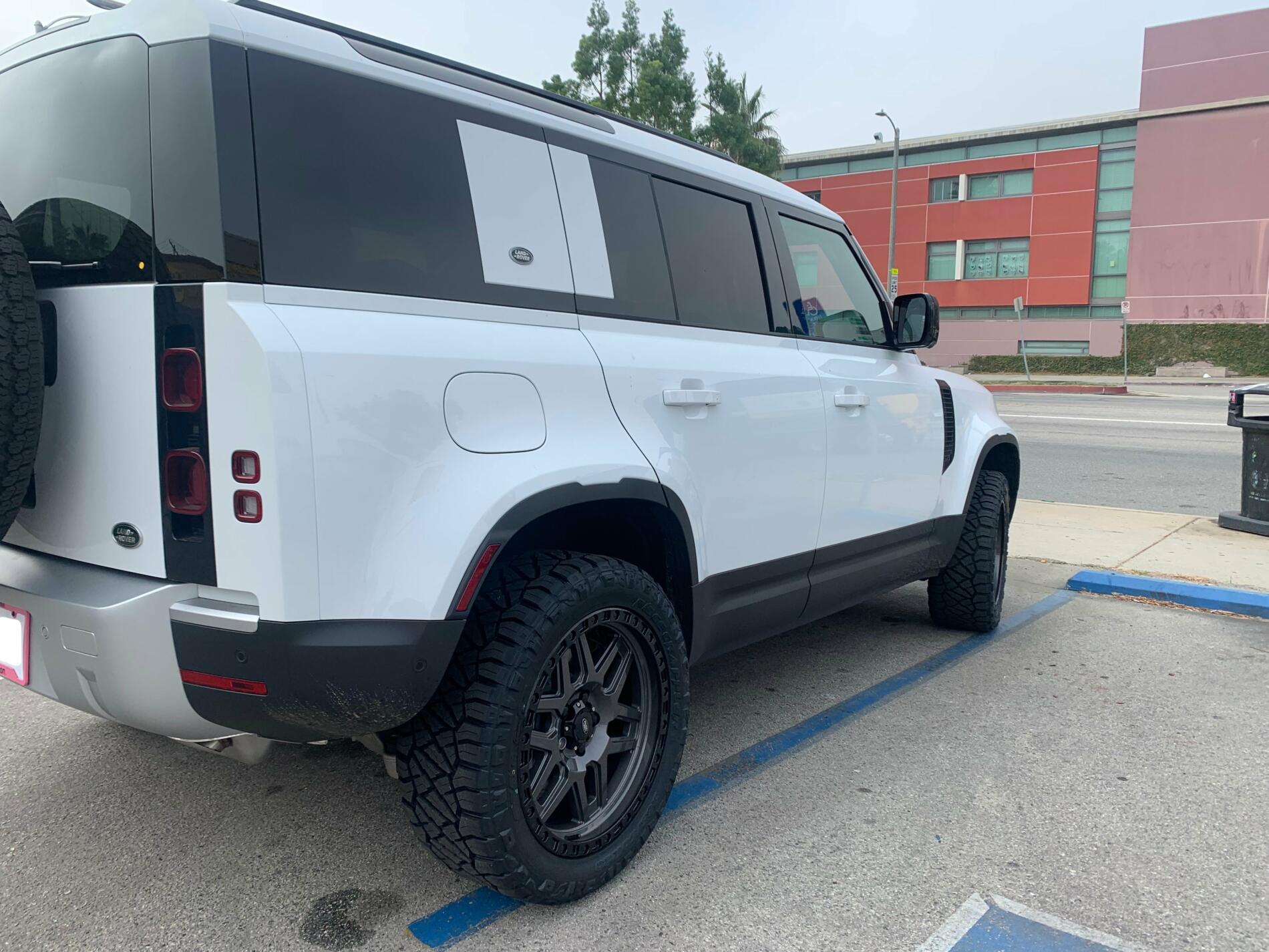 Mantra Wheels for Land Rover Defender White Seamak Gunmetal Grey ⋆ ...